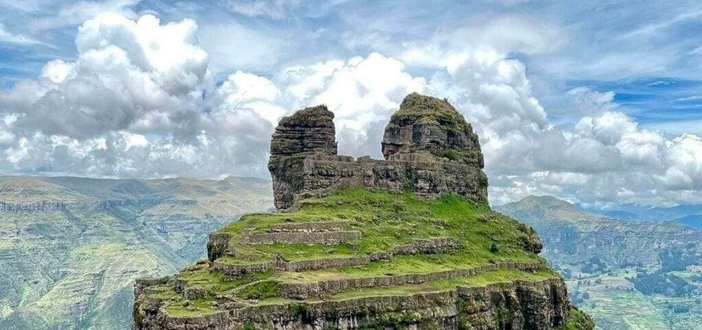 Sítio arqueológico de Wacrapukara | Viagens Machu Picchu