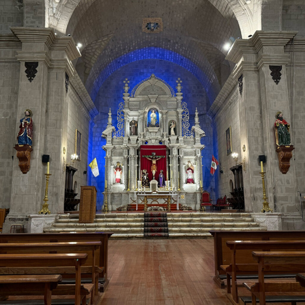 Catedral de Puno: Guia para Conhecer o Marco Histórico
